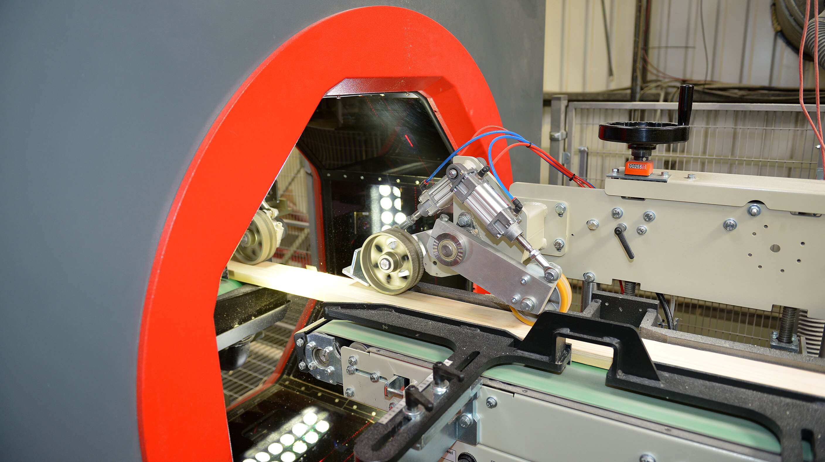 MiCROTEC - Leading UK wood manufacturer first to meet new grading standards